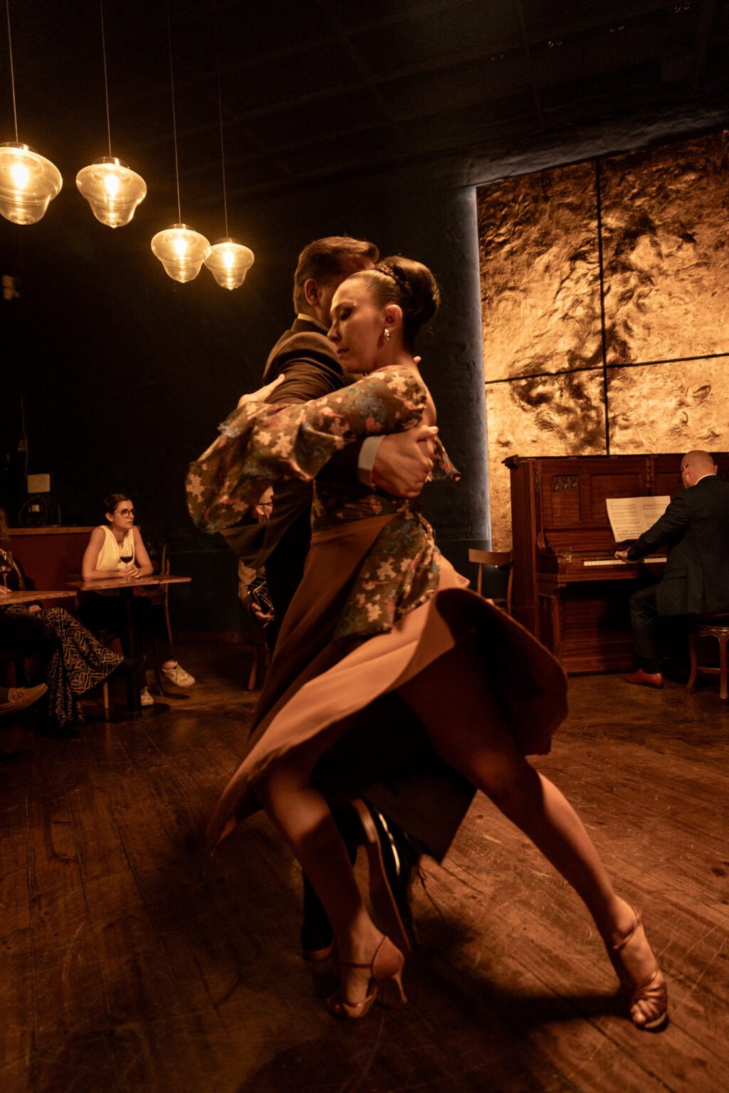 How to Dance Tango: A Guide to Essential Steps & Codes