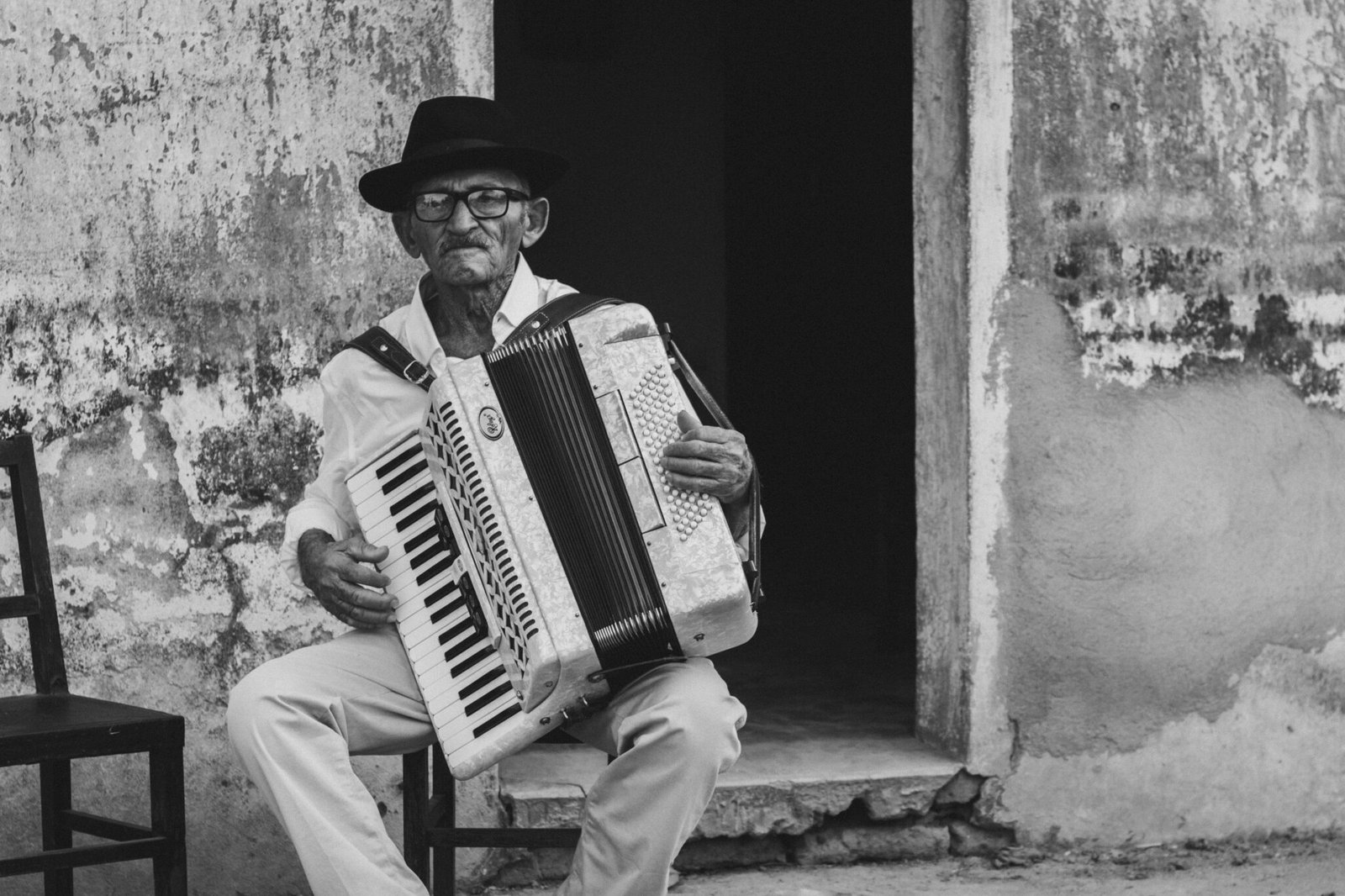 What is a Bandoneon? The Instrument of Tango Music
